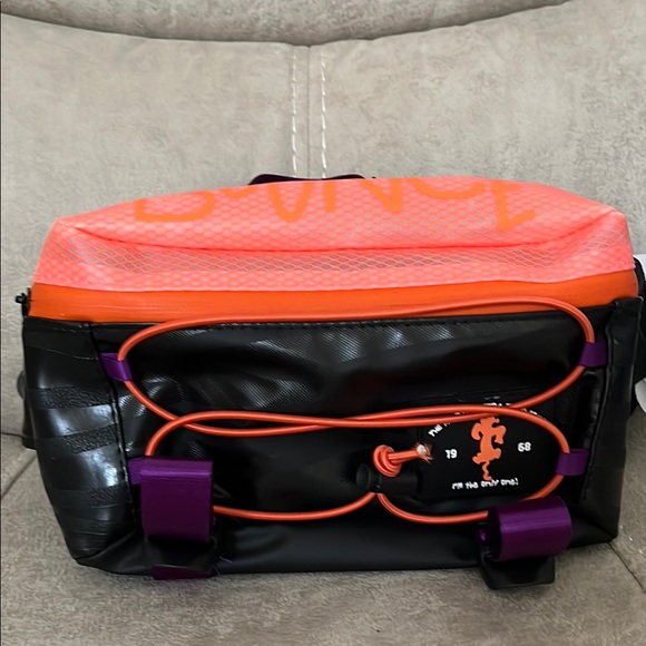 Bioworld | Bags | Bioworld Disney Tigger Bounce Athletic Retro Belt ...